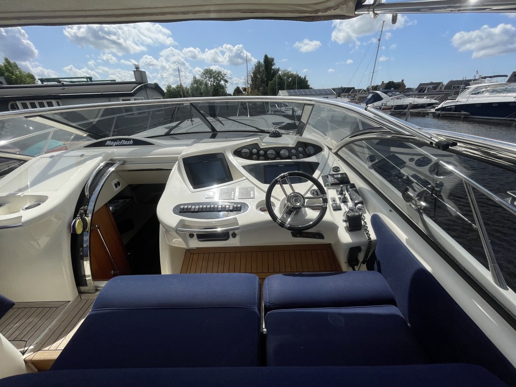 Sunseeker Predator 58 | Jacht makelaar | Shipcar Yachts
