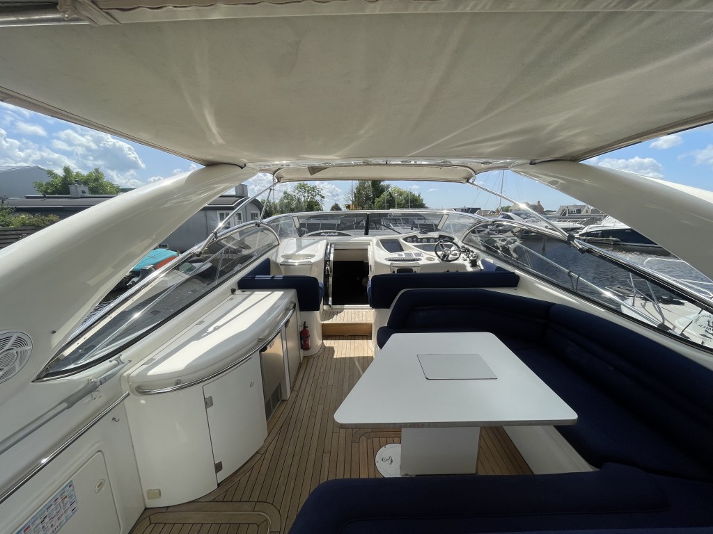 Sunseeker Predator 58 | Jacht makelaar | Shipcar Yachts